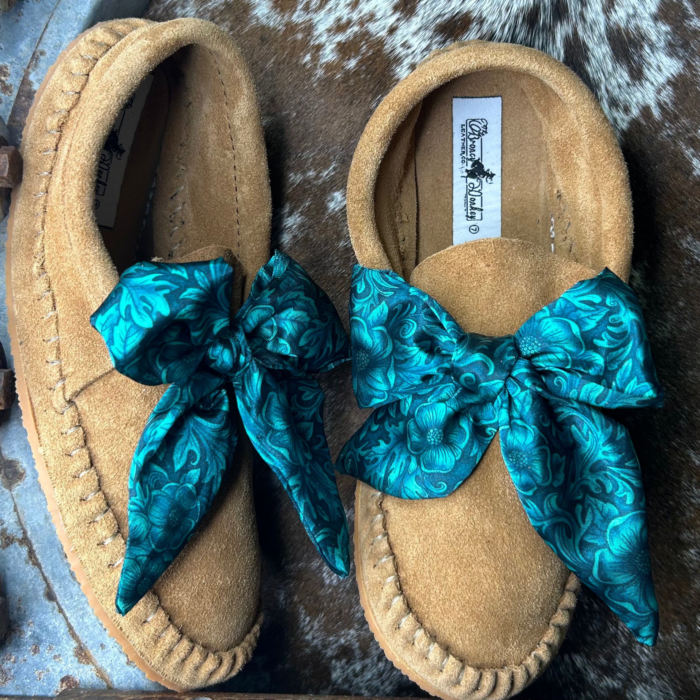 Wild Rag Muleys (Size 8) – Broncy Donkey Leather Co