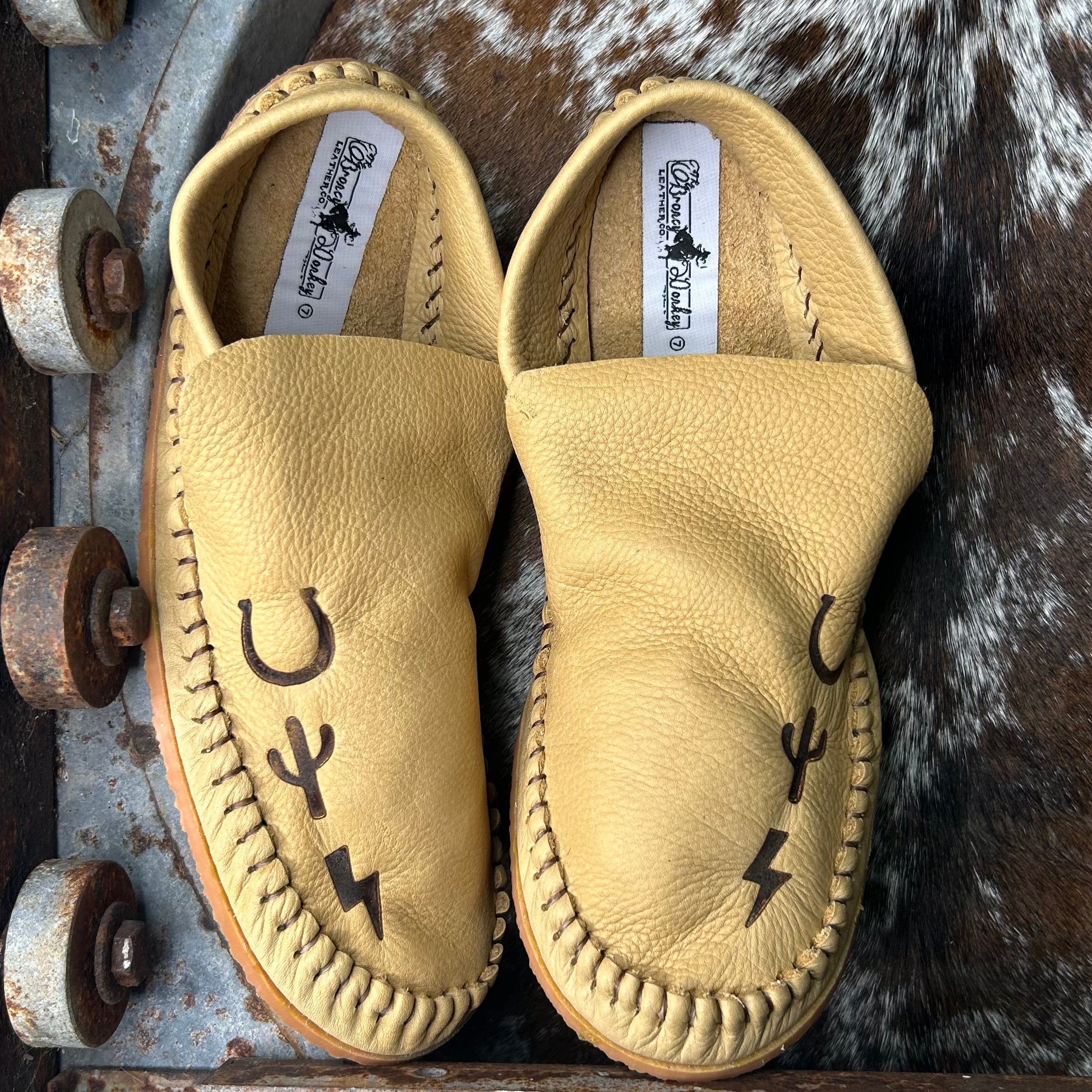 Branded Dayworker (Size 10) – Broncy Donkey Leather Co